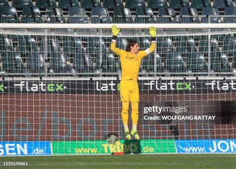 Goalkeeper Yann Sommer Of Moenchengladbach Photos And Premium High Res