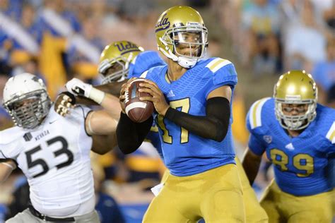 Ucla Spring Football Practice A Look At Quarterback And The Running