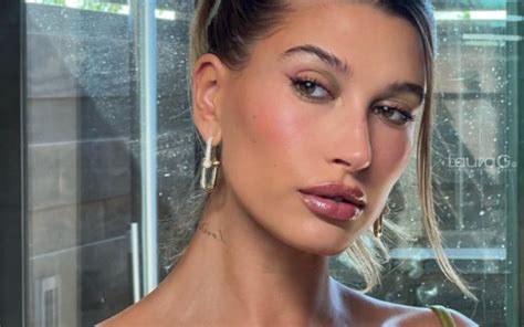 Hailey Bieber Muestra El Tamaño De Su Pancita ¿es De Embarazo