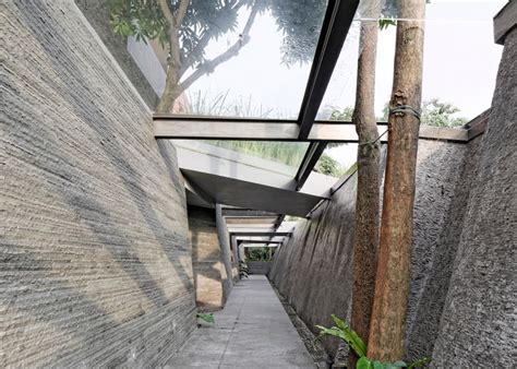 Ps 26 Office By Wahana Has An Underground Passage