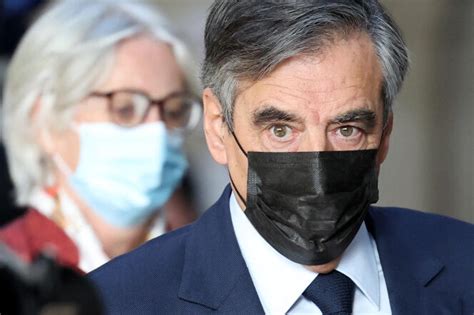 Affaire Fillon Cinq Ans De Prison Dont Un Ferme Et 375 000 Euros D