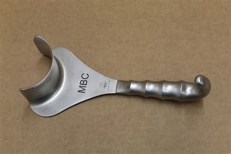 Delee Retractor