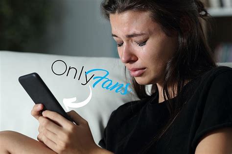 Woman Not Invited To Cousins Wedding Because She Has Onlyfans