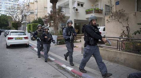 Israel Gunman Kills 2 In Tel Aviv Bar Manhunt Underway The Indian