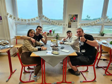 Díky Spojení Programu Dofe A Fairtrade Pěstujeme Ve škole Spravedlnost