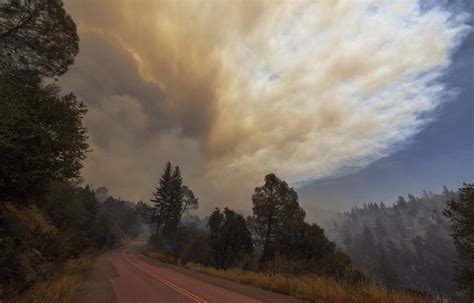 En Images Lincendie Oak Fire Menace Le Parc De Yosemite En