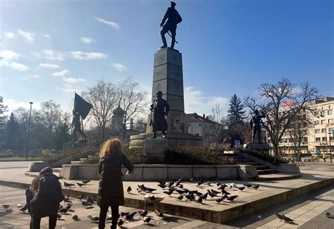 Плевен За Плевен Времето слънчево максималните температури ще са
