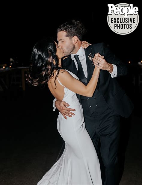 Country Artist Jennifer Hart Marries Rob Ricotta In Nashville Ceremony