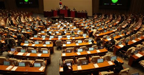 국회 윤리특위 4개월만 재가동 권성동·김의겸 징계안 통과 촉각