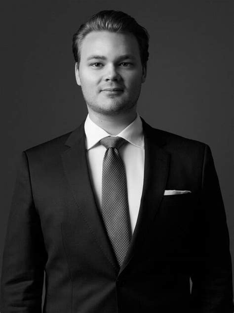 Adam Olsson Wrede Fastighetsmäkleri