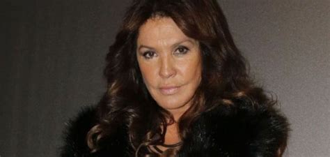 Βάνα Μπάρμπα Είναι βλακείες και μπούρδες στην ηλικία μου να με λένε sex symbol