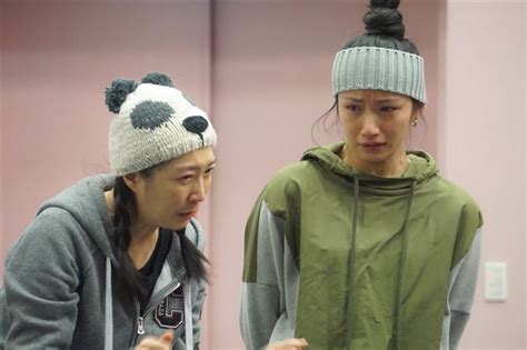 邊打離婚官司邊排戲！黃嘉千舞台上崩潰悲吐心聲「太殘忍又折磨」 娛樂星聞