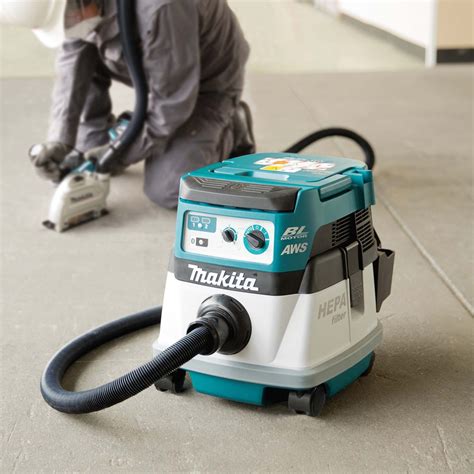 Hsm Makitas Dust Extractor Features New Aws Technology