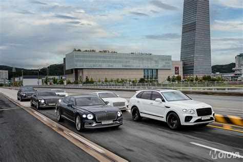 벤틀리 서울 대전 갤러리아타임월드서 고객 시승 및 전시 행사 진행 모토야