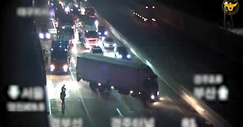 60대 택시기사 고속도로 37km 역주행…트레픽 브레이크로 사고 막았다