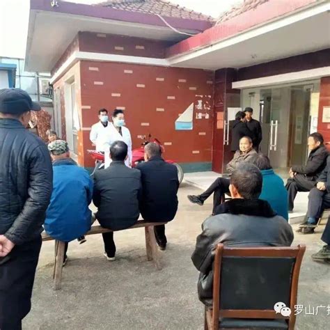 罗山县青山镇：送医下乡保平安 助力振兴献爱心岗村