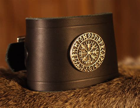 Lederarmband 6cm Vegvisir Schwarz Online Bestellen Bei Larp Fashionde