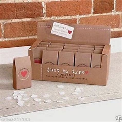 Confettis biodégradables Biodegradable confetti Happy Chantilly Confettis de mariage
