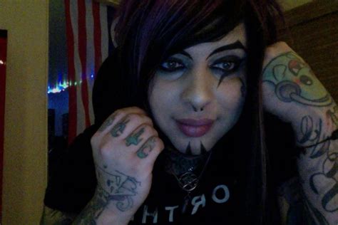 Dahvie Vanitys Instagram Twitter And Facebook On Idcrawl