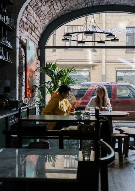 The Elusive Quality That Makes A Man Commit In A Relationship — According To 10 Honest Men