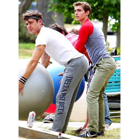 Zac Efron Dave Franco Abs