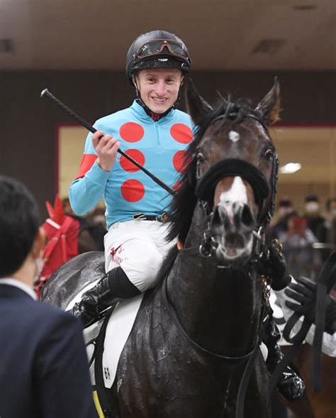 夫婦ワンツー マーカンド騎手のトラマンダーレ1着、妻ドイル騎手スリーアイランド2着／新馬戦 競馬 日刊スポーツ