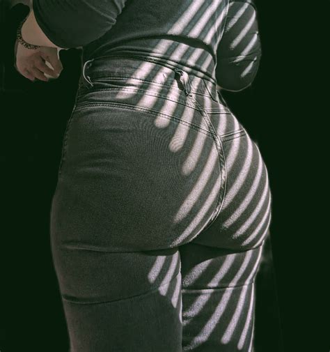 نغمه و اینبار بدن نمایی هنری 😌🙈