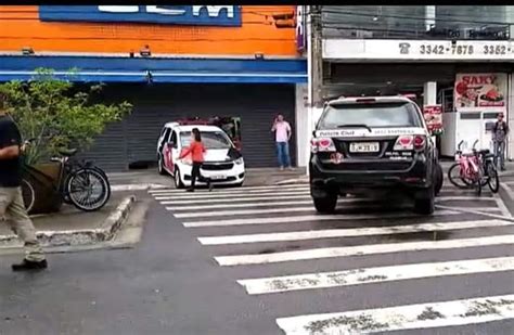 Criminosos Armados Invadem E Roubam Celulares Em Loja No Litoral De SP