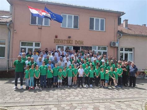 VELIKO SLAVLJE U KAPELI Obilježeno godina NK Slavonca