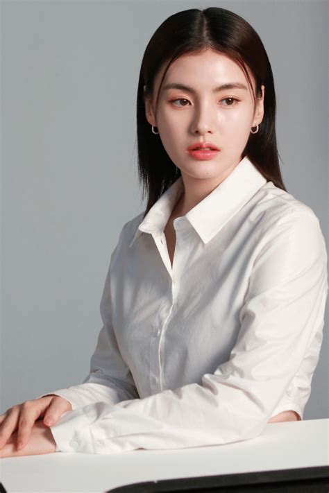 Kim Yong Ji Rkactress