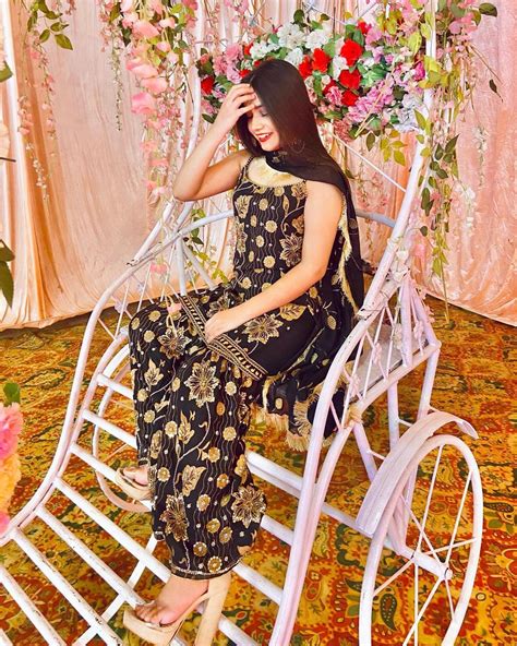 Forget Urfi Javed Her Sister Dolly Javeds Super Stylish Pics Are