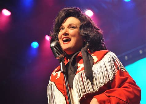 A Closer Walk With Patsy Cline At The Plaza Theatre The Garland