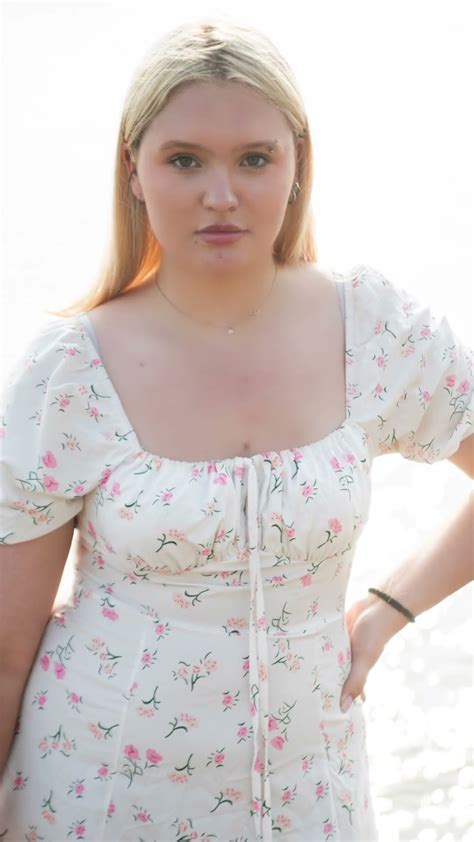 Streat Photo Shots In Khabarovsk ＃shorts フォトグラファー Girls Teen Russian Khabarovsk