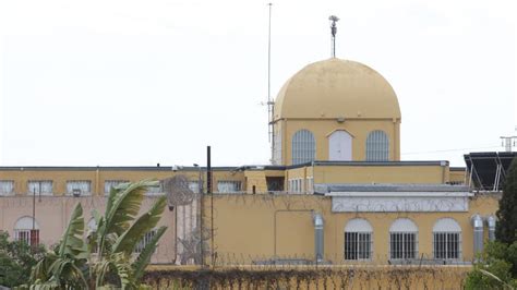 Dos Encapuchados Armados Asaltan Un Furgón Y Liberan A Un Preso Del