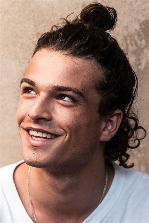 Leo Gassmann Biografía Mejores Películas Series Imágenes Y