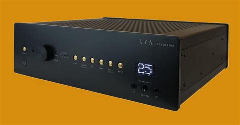 This High End Amplifier Sounds Equally Great With Speakers And