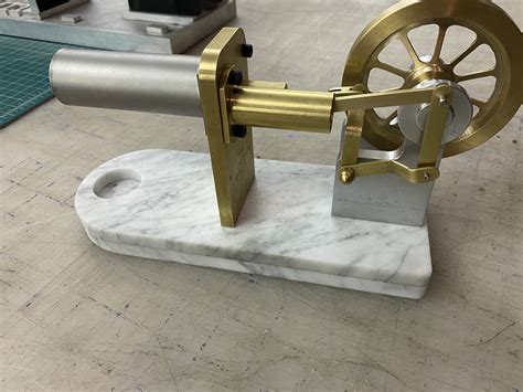 Stirling Engine — Cat Arase Portfolio