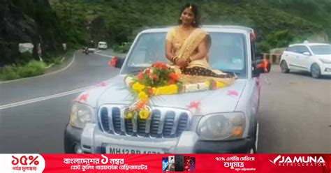 গাড়ির বনেটে চেপে বিয়ে গ্রেফতার করল পুলিশ