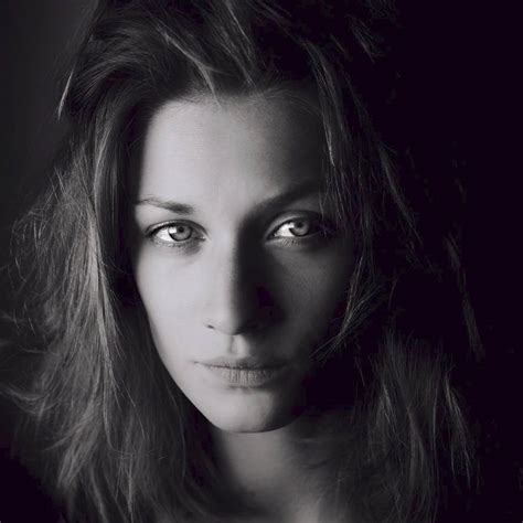 Galerie Veronika Erm K Mackov Z Ulice P Eji Si Uv Znout S Man Elem Na Opu T N M Ostrov