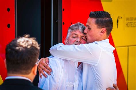 Kv Mechelen Neemt Afscheid Van Buschauffeur Pascal 59 Onze Geel Rode Harten Gaan Je Enorm