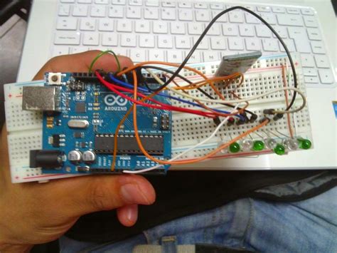 PROGRAMACIÓN EN ARDUINO CON BLUETOOTH HC 06 ENCENDER Y APAGAR 8 LEDS
