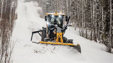 John Deere Path Shows The Way When Snowplowing With Motor Graders