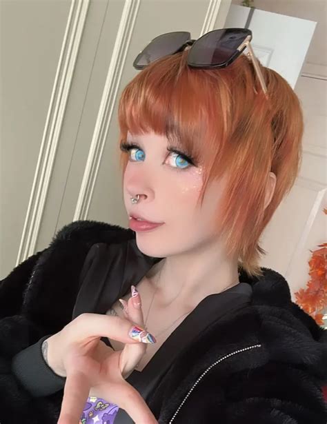 Ember Wolf Biography Age Height Figure Net Worth Bioofy