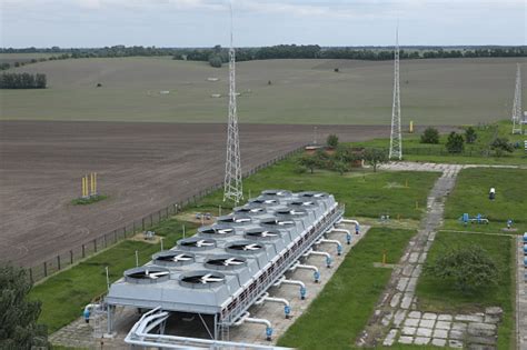 가스 운송 시스템 가스 부스터 펌핑 스테이션 가스 충전소 및 가스 탱크 전 세계 가스 운송 석유 및 가스 부문 가스 터빈 0명에 대한 스톡 사진 및 기타 이미지 Istock