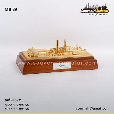 Miniatur Pabrik Pt Pupuk Pusri Ii B
