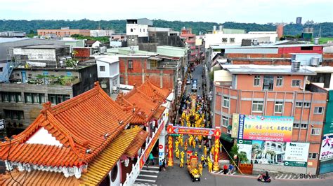 大溪大禧 Daxidaxi 【神之鄉的傳說】看大溪社頭人開外掛 ★ 張書武 大溪嘉天宮 同義堂 總幹事 受父親影響，張書武從小參與六月