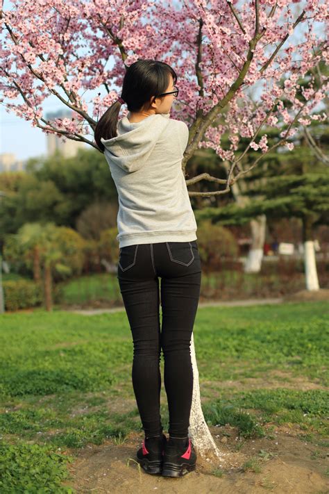 H Rh Y On Twitter 性感牛仔裤 牛仔裤 Jeans 紧身牛仔裤 牛仔裤美女 美臀 ジーンズ 美背 翘臀