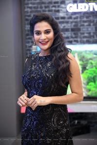 Exclusive Photos Jenny Honey