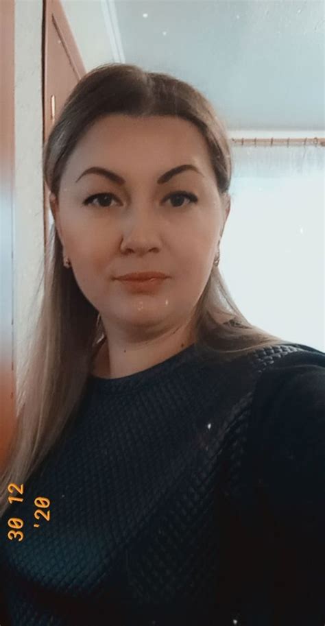 Female Profile And Live Cam Show Xy