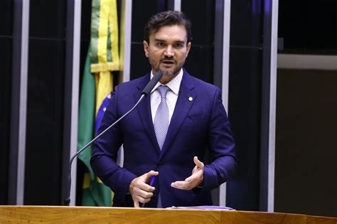 Celso Sabino toma posse como ministro do Turismo saiba quem ele é Exame